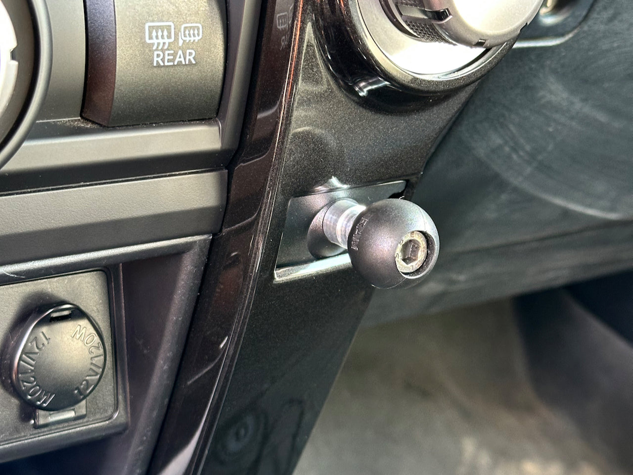 5th Generation 4Runner Lower Dash Mount – LabOps Gear