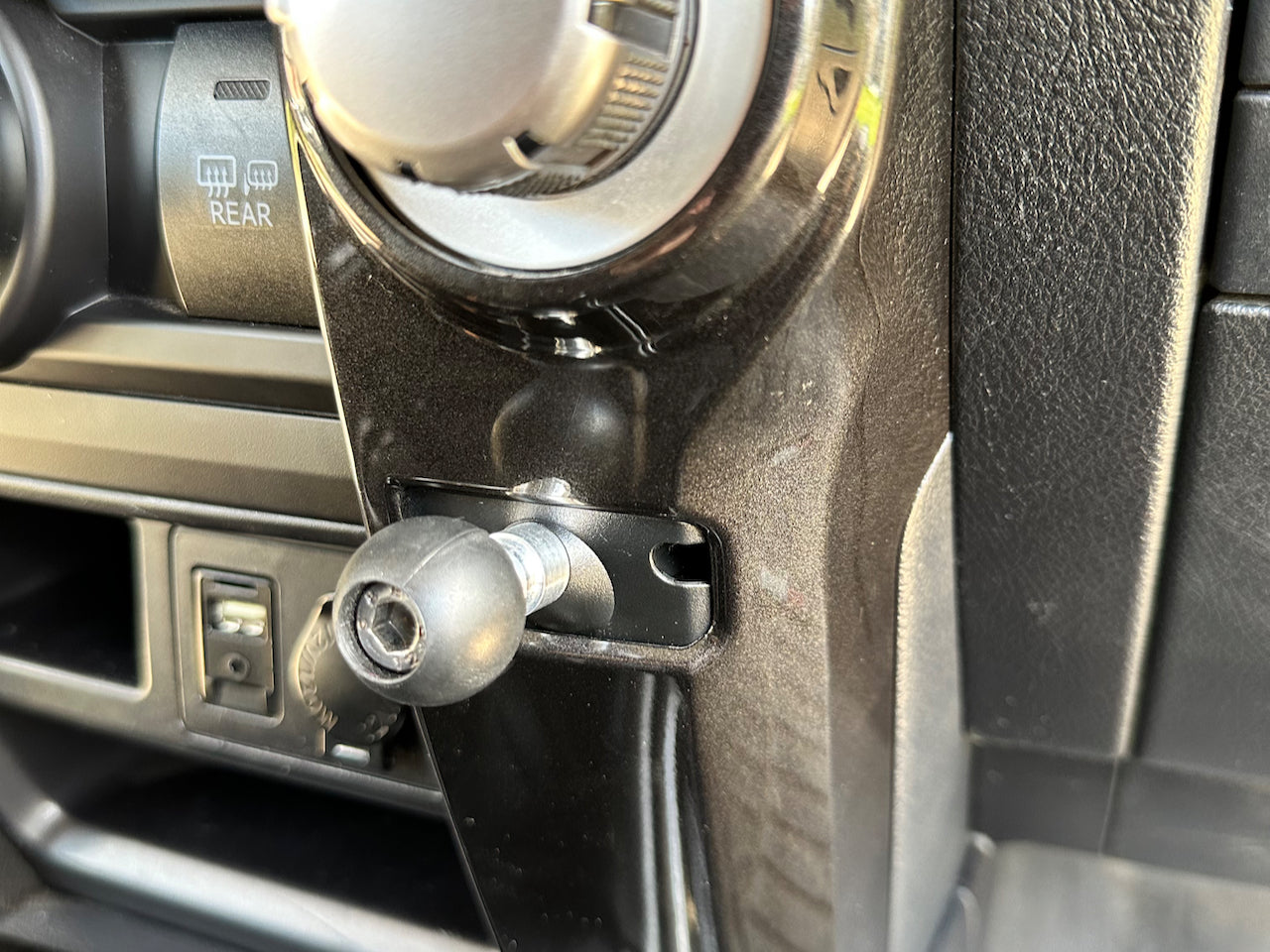 5th Generation 4Runner Lower Dash Mount – LabOps Gear